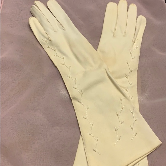 Grandoe | Accessories | Vintage Grandoe Long Ivory Beaded Gloves 75 ...